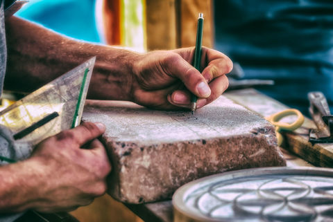 Tailleur de pierre Blaye - Carrière taille de pierrre sur mesure Bordeaux